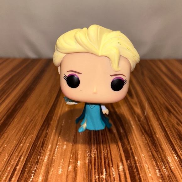 Funko | Toys | Disney Frozen Elsa Funko Pop Vinyl Figure 82 | Poshmark